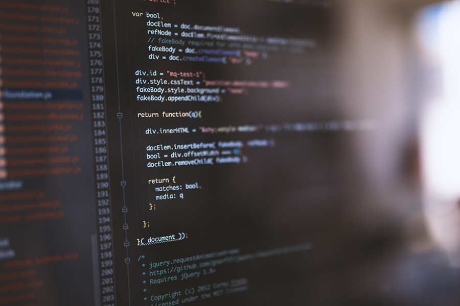 JavaScriptでヒアドキュメント | WEB業界で働く人や興味がある人に役立つ情報サイト"qam（カム）"